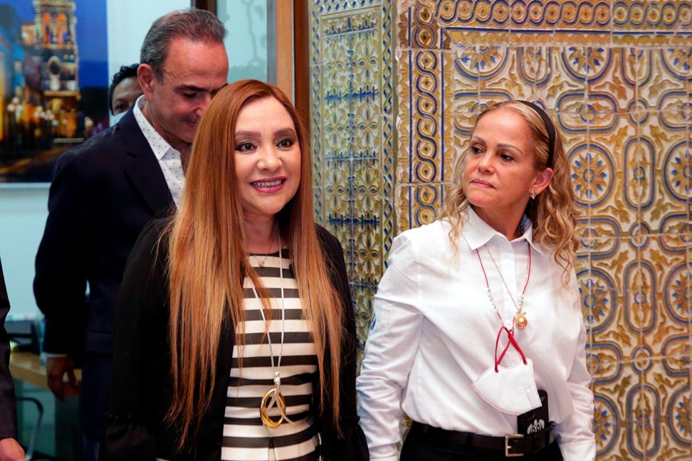 Amanda Gómez Nava rinde protesta como auditora superior del estado de ...