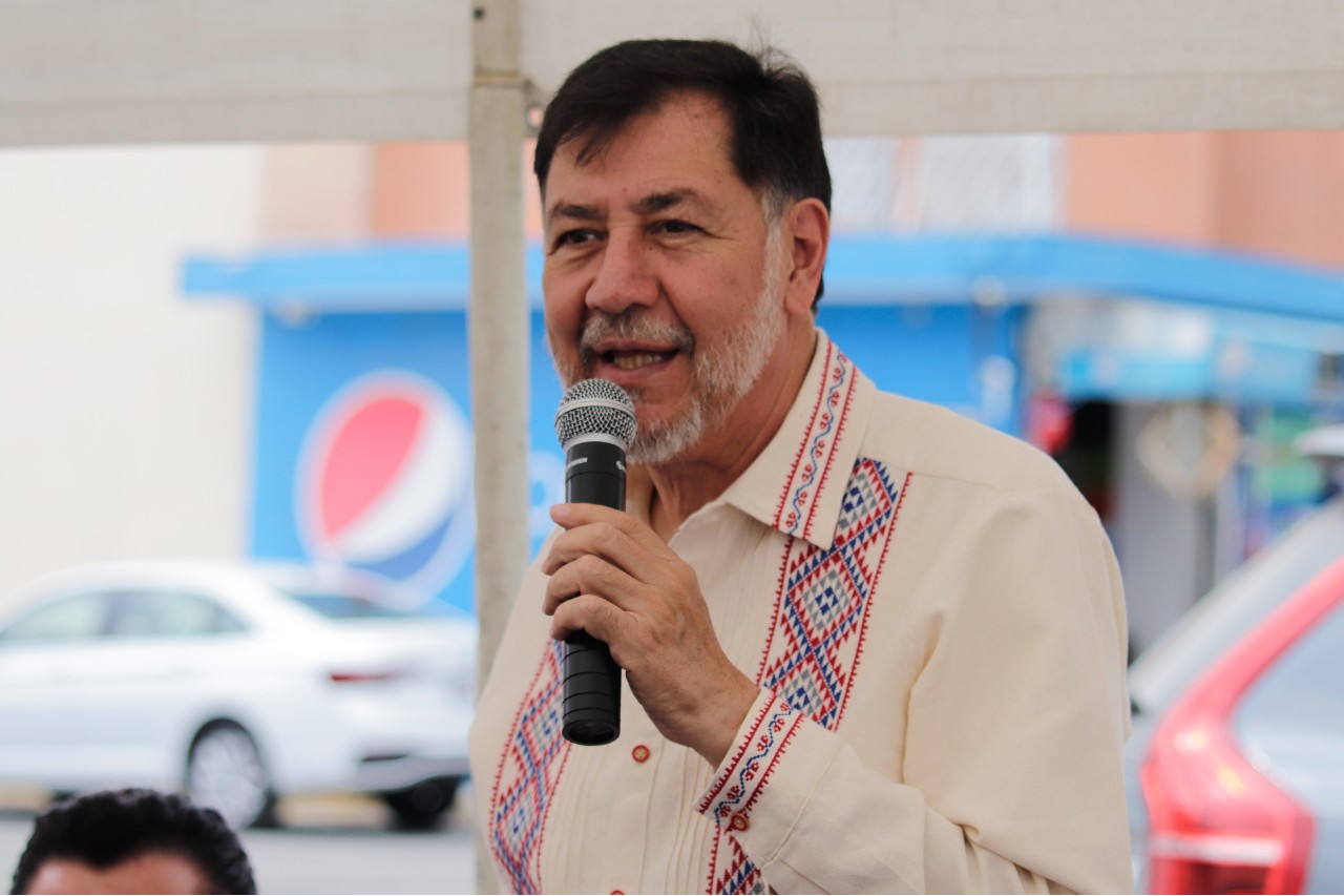 Las lágrimas de Noroña y el mitin de los enanos y los payasos (No apto ...