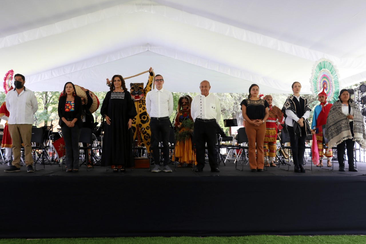 Presenta gobierno estatal tradiciones de Puebla en "Los Pinos"