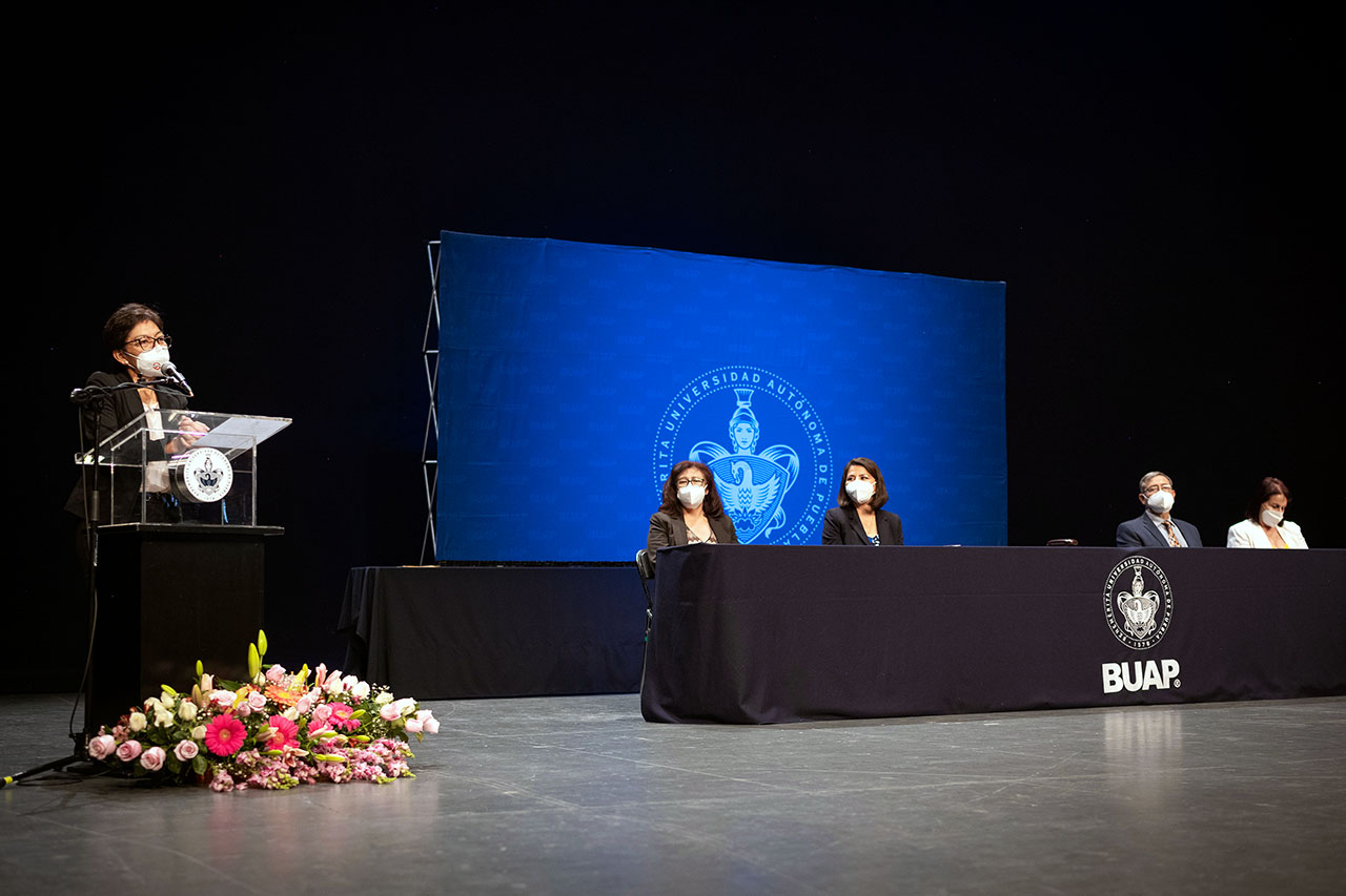 Preside rectora de la BUAP graduación de la Facultad de Ciencias de la ...