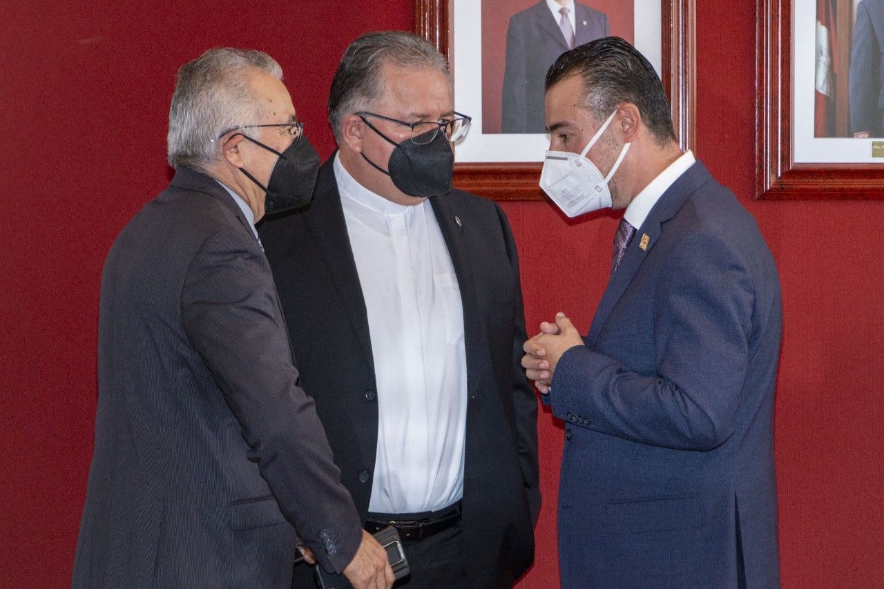 Mario Patrón presenta su tercer informe de labores