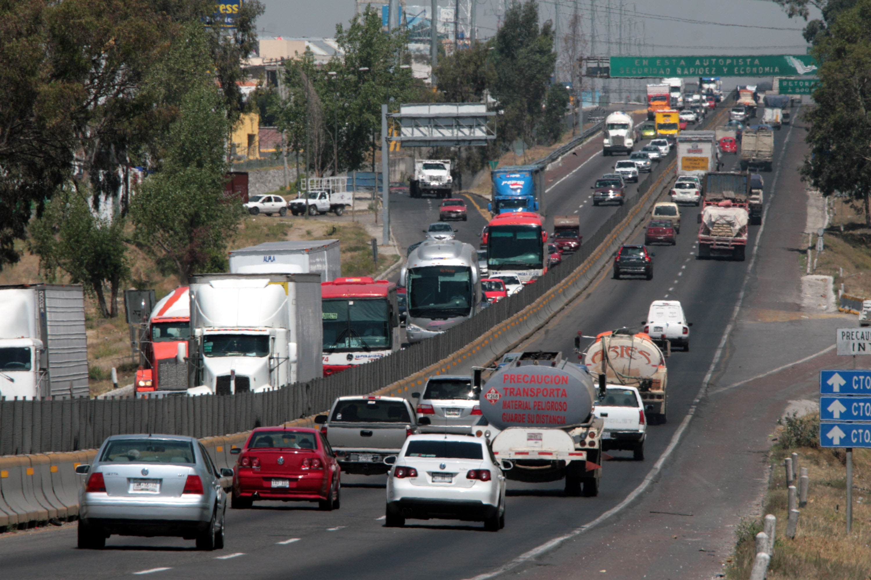 El asalto masivo a automovilistas en la autopista Puebla-Orizaba fue ...