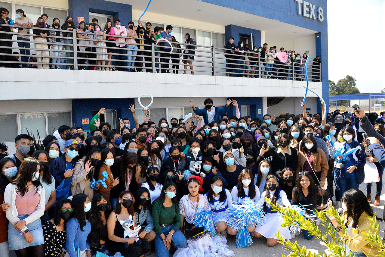 Lilia Cedillo clausura actividades por el 10° aniversario de la Preparatoria Emiliano Zapata ...